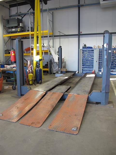 4 koloms hefbrug Union max 7000kg - Memax, Online veiling van metaal ...