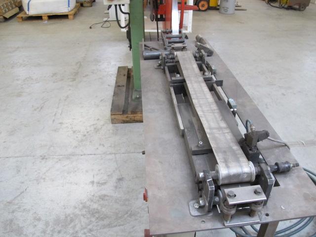 Bandmateriaal haspel machine met doorvoer/transportmachine - Memax ...