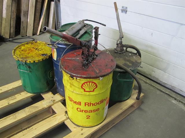 div tonnen met smeervet incl. vetspuit - Memax, Online veiling van ...