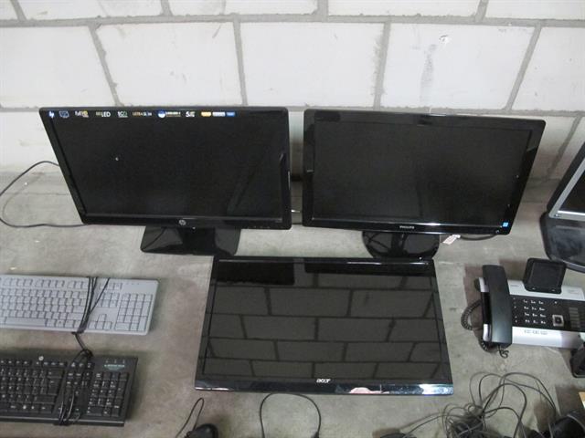 diverse computerschermen, toetsenborden e.d. - Memax, Online veiling ...