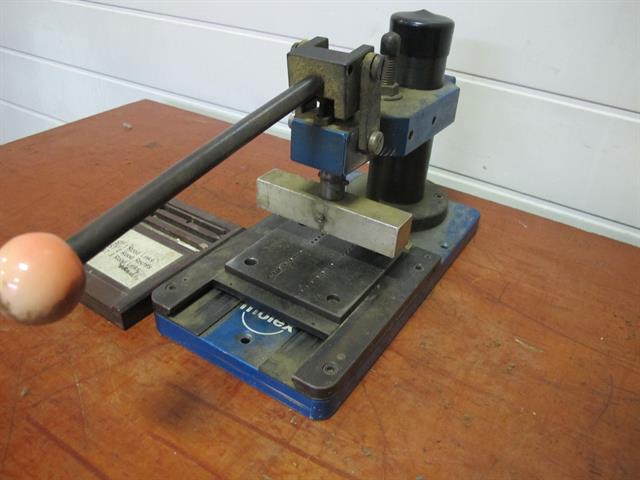 handpers met slede - Memax, Online veiling van metaal, machines en ...