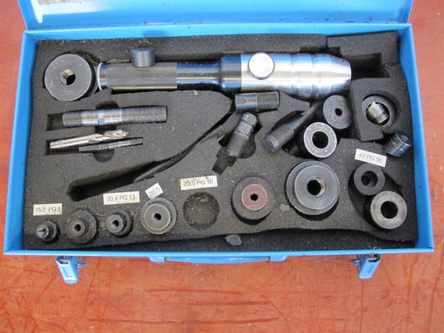 hydraulische gatenpons REKO - Memax, Online veiling van metaal ...