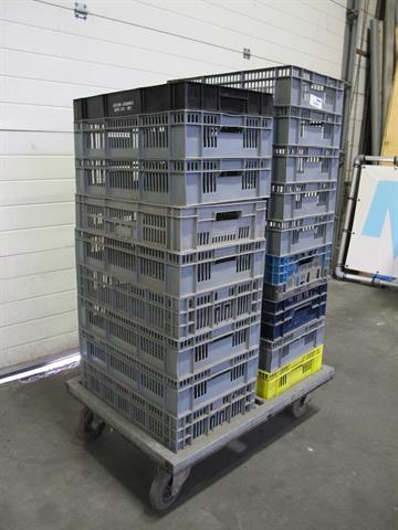 kar met diverse bakken - Memax, Online veiling van metaal, machines en ...