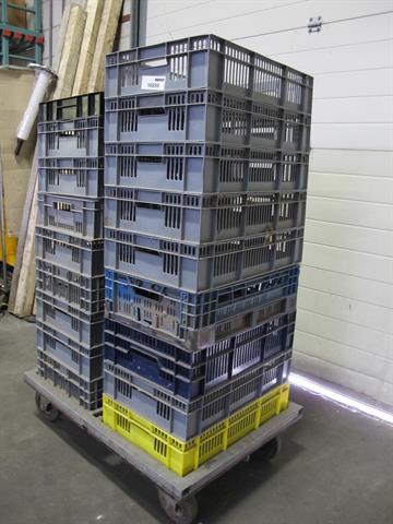 kar met diverse bakken - Memax, Online veiling van metaal, machines en ...