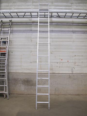 ladder Altus met 16 tredes - Memax, Online veiling van metaal, machines ...