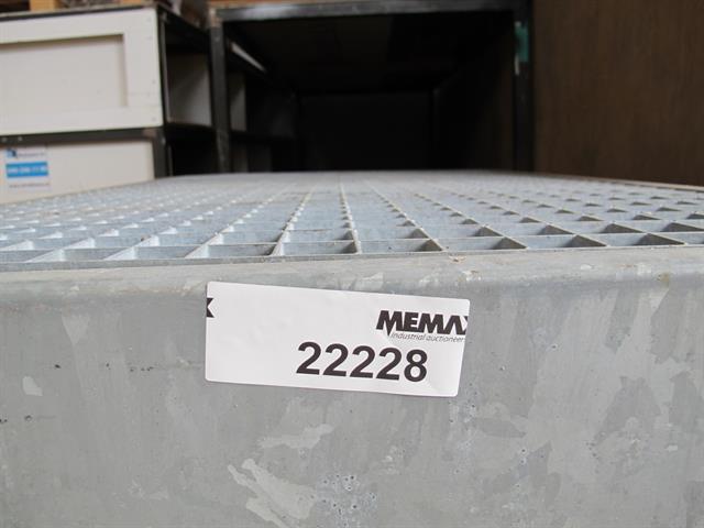 lekbak van metaal met rooster - Memax, Online veiling van metaal ...