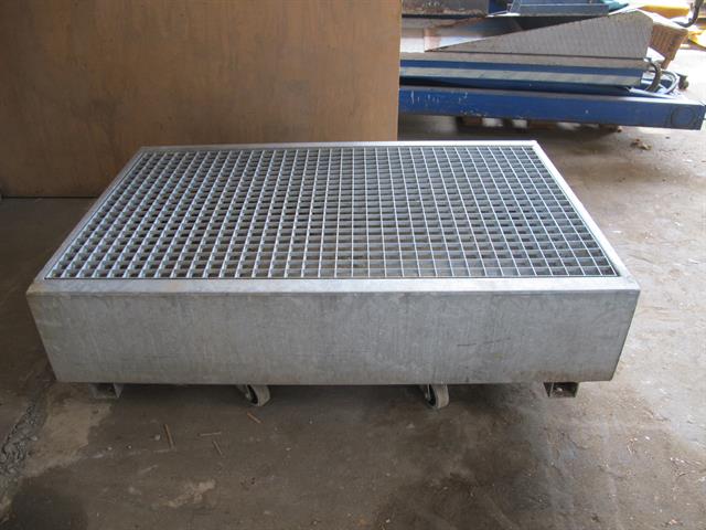lekbak van metaal met rooster - Memax, Online veiling van metaal ...