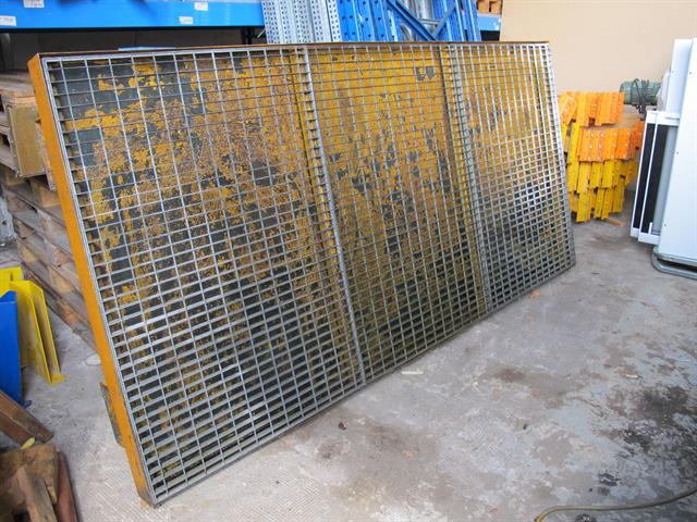 lekbak van metaal met rooster - Memax, Online veiling van metaal ...