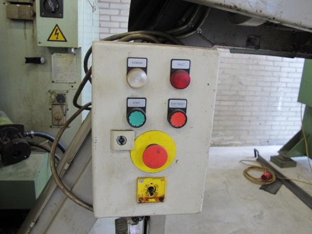 Okuma LC10-25 CNC bewerkingscentrum met spanentransporteur, OSP5000 ...