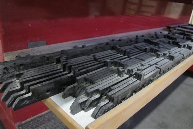 ponsmachine regelbewerkingsmachine Elcede SC6 incl. mobiele werktafel ...