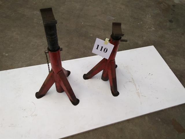 steunbokken 2 stuks - Memax, Online veiling van metaal, machines en ...