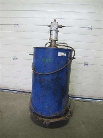 vat met vet en vetspuit Estic - Memax, Online veiling van metaal ...