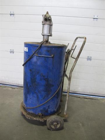 vat met vet en vetspuit Estic - Memax, Online veiling van metaal ...